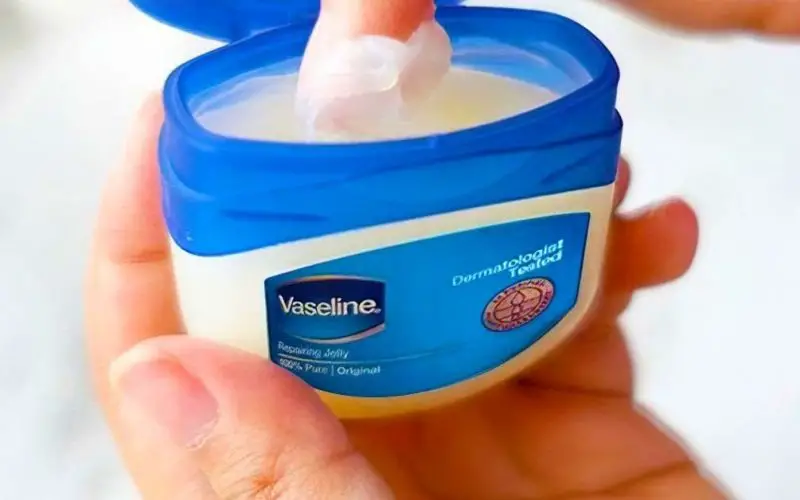 17 usos mágicos da vaselina para cuidar da sua pele – Dicas Para Nossa Casa